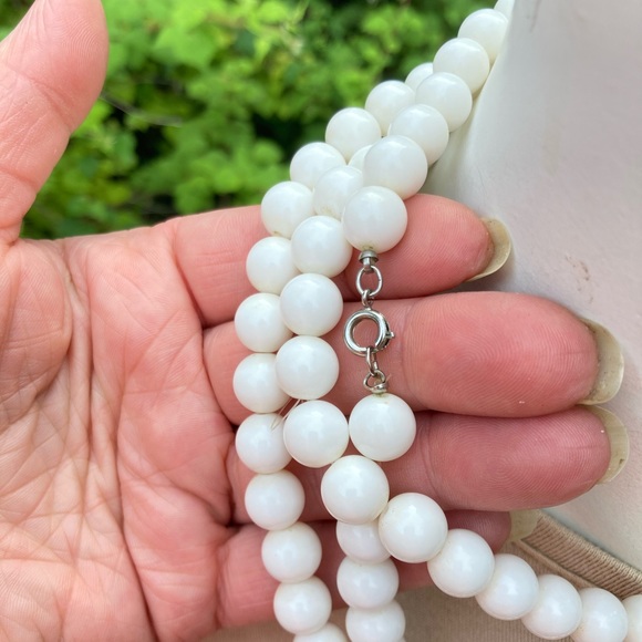 Vintage | Jewelry | Vintage White Bead Strand 58 Fllapper Length ...